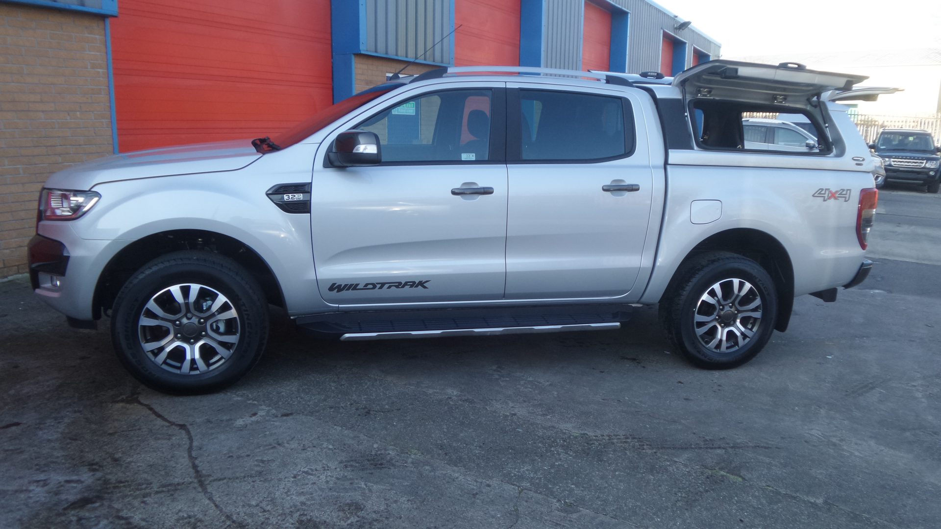 Ford Ranger Hardtops: Premium Ranger Canopy with Central Locking, Pet ...