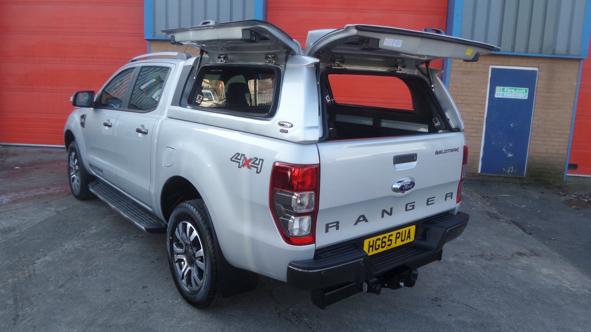 Ford Ranger Hardtops: Premium Ranger Canopy with Central Locking, Pet ...