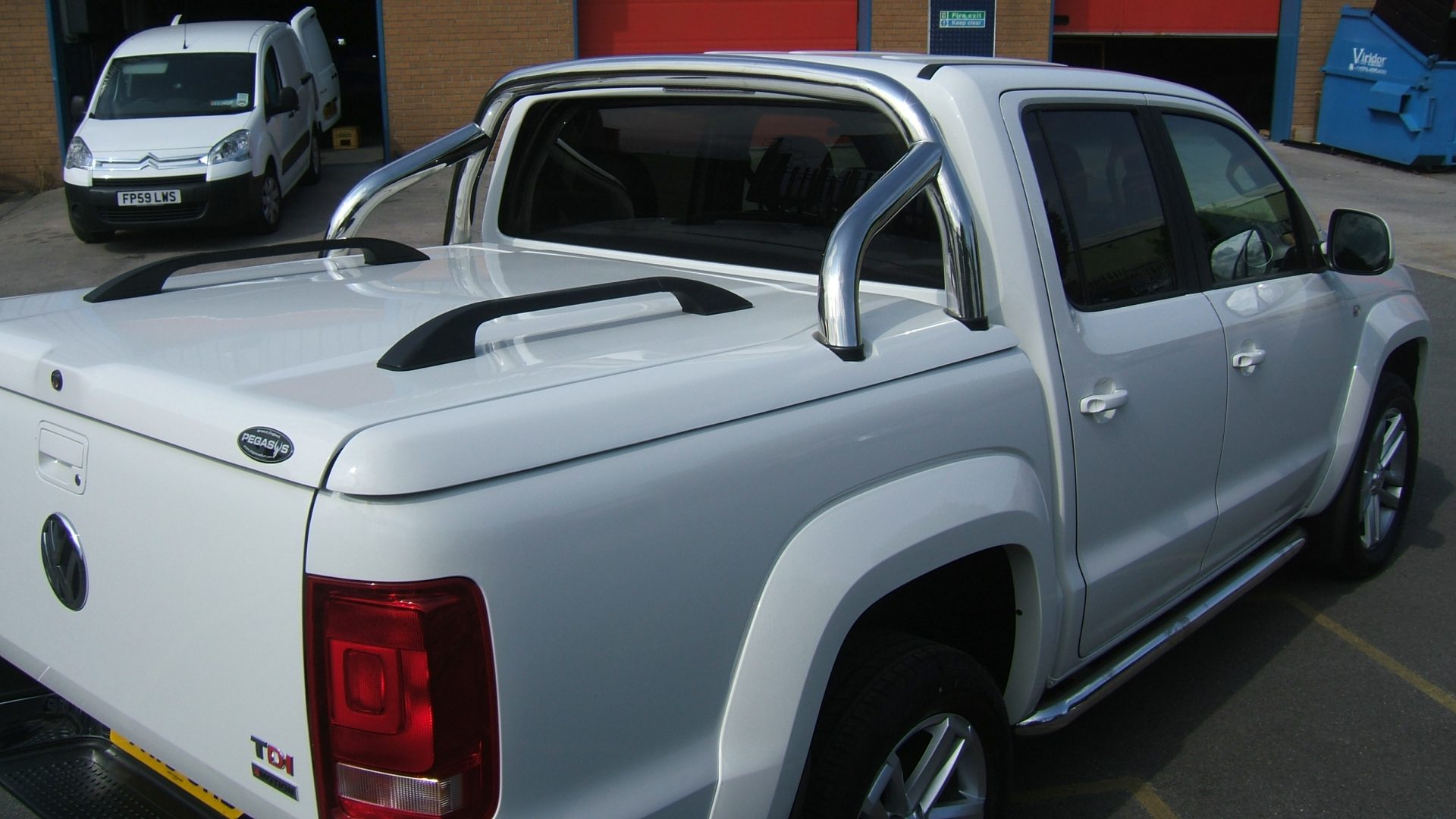 Volkswagen VW Amarok Top Up Cover with Styling Bars