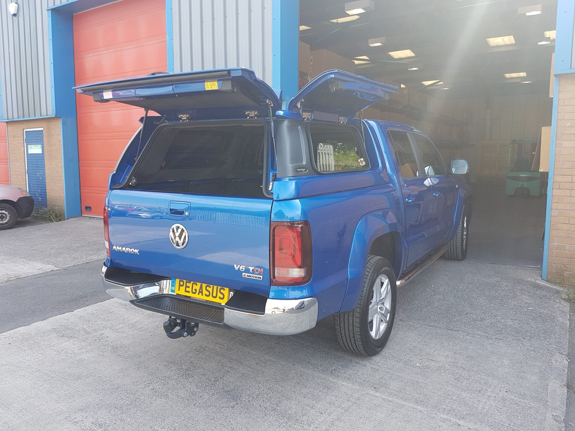 VW Amarok Hardtops - Premium Canopy - 3 Door Alarm - Central locking