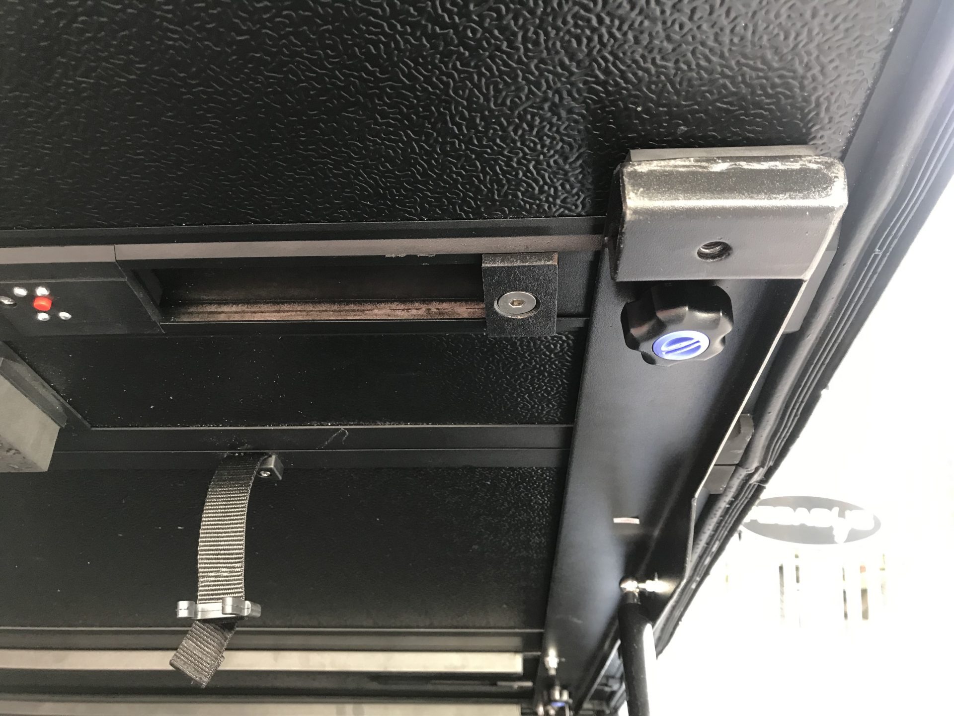 VW Amarok Tri Fold Aluminium Sports Lid - Pegasus 4x4