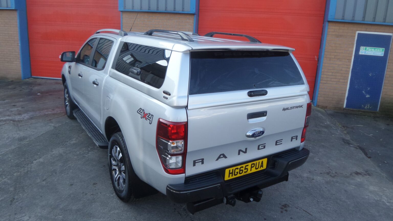 Ford Ranger Hardtops: Premium Ranger Canopy with Central Locking, Pet ...