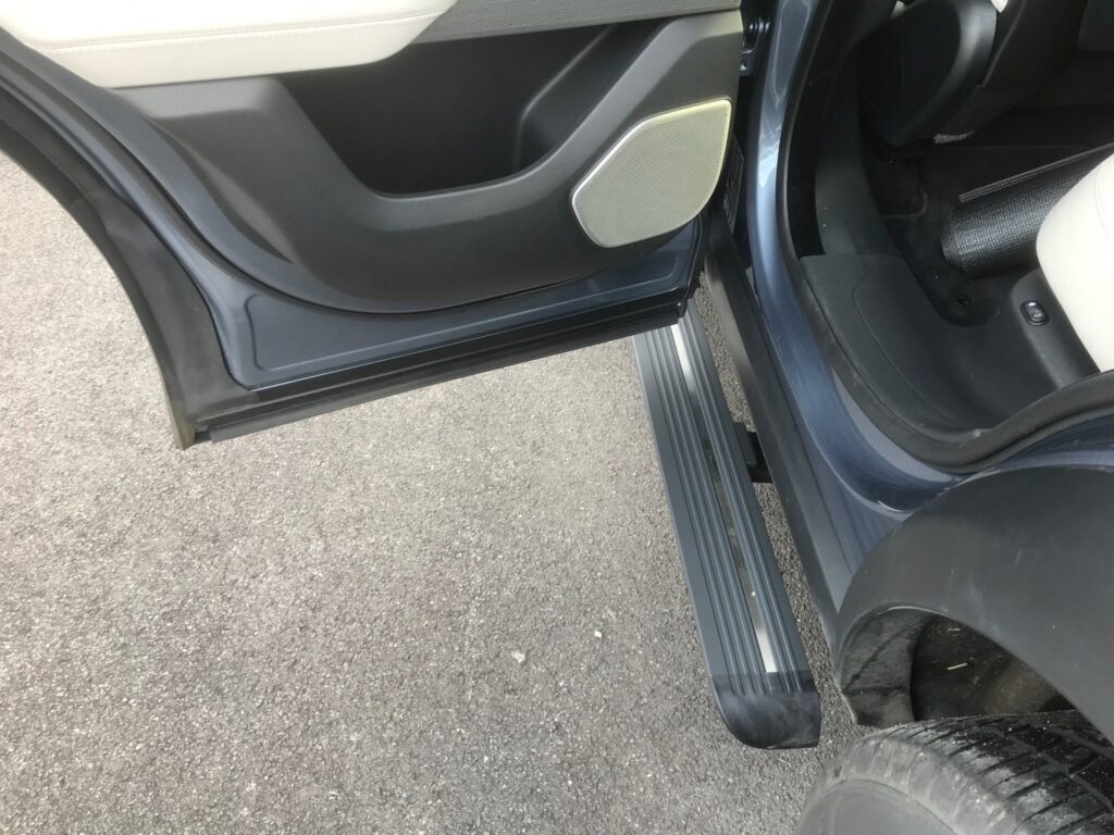 Automatic Electric Power Side Steps For Range Rover Velar - Pegasus 4x4